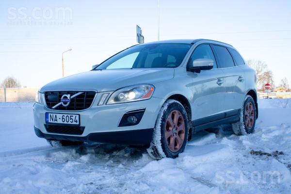 Pelēks Volvo XC60 2010 Jelgava, ar dzinēja tilpumu 2.40 L un nobraukumu 253 tūkst. km par 6400 €, foto 3 vietnē AUTOMOTO.COM.LV
