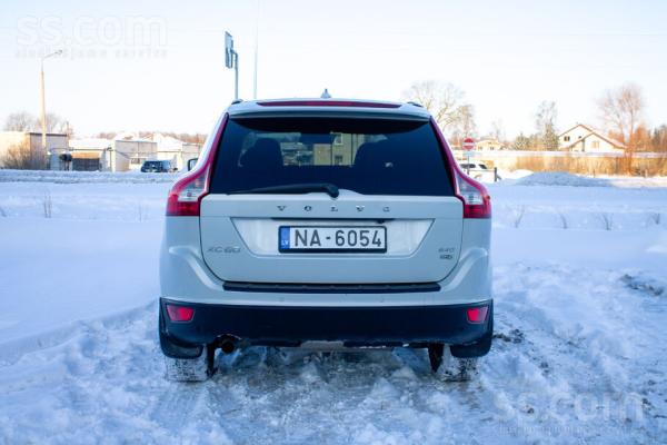 Pelēks Volvo XC60 2010 Jelgava, ar dzinēja tilpumu 2.40 L un nobraukumu 253 tūkst. km par 6400 €, foto 5 vietnē AUTOMOTO.COM.LV