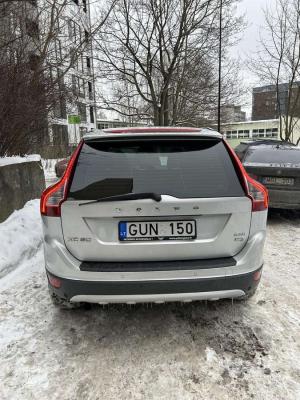 Pelēks Volvo XC60 2010 Viļņa, ar dzinēja tilpumu 2.40 L un nobraukumu 374 tūkst. km par 7100 €, foto  vietnē AUTOMOTO.COM.LV
