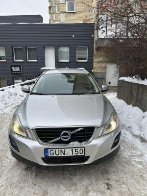 Pelēks Volvo XC60 2010 Viļņa, ar dzinēja tilpumu 2.40 L un nobraukumu 374 tūkst. km par 7100 €, foto 2 vietnē AUTOMOTO.COM.LV