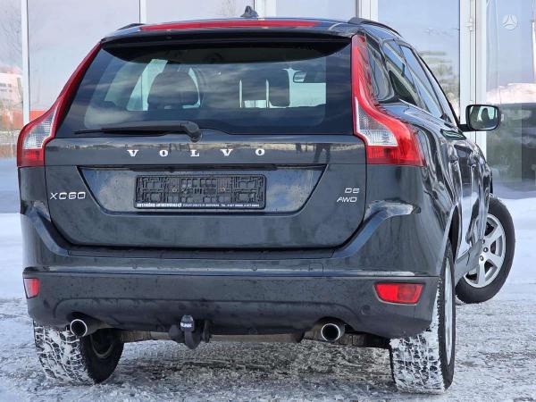 Grey Volvo XC60 2010 in Vilnius, with an engine capacity of 2.40 L and mileage of 278 thousand km for 9450 €, photo 8 on AUTOMOTO.COM.LV
