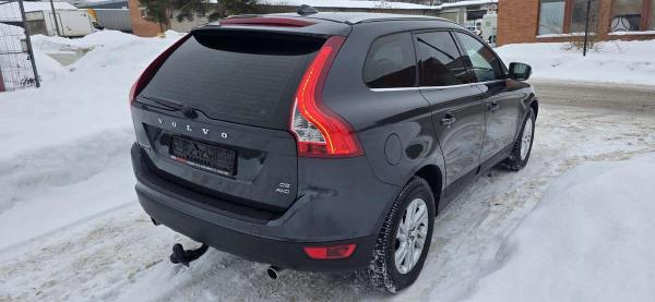 Grey Volvo XC60 2010 in Siauliai, with an engine capacity of 2.40 L and mileage of 283 thousand km for 8350 €, photo 5 on AUTOMOTO.COM.LV