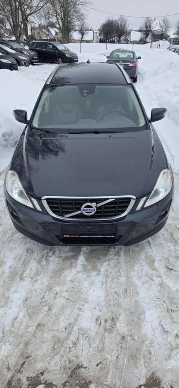 Grey Volvo XC60 2010 in Siauliai, with an engine capacity of 2.40 L and mileage of 283 thousand km for 8350 €, photo 9 on AUTOMOTO.COM.LV