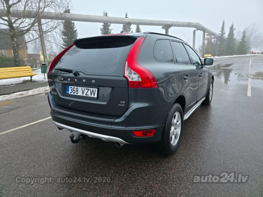 Grey Volvo XC60 2010 in Paide, with an engine capacity of 2.40 L and mileage of 257 thousand km for 8990 €, photo 4 on AUTOMOTO.COM.LV
