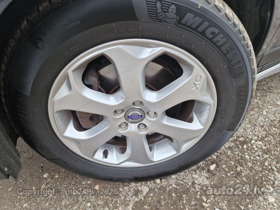 Pelēks Volvo XC60 2010 Tartu, ar dzinēja tilpumu 2.40 L un nobraukumu 246 tūkst. km par 9890 €, foto 12 vietnē AUTOMOTO.COM.LV