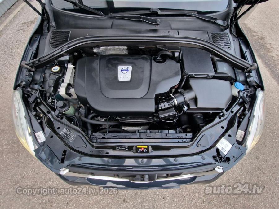 Pelēks Volvo XC60 2010 Tartu, ar dzinēja tilpumu 2.40 L un nobraukumu 246 tūkst. km par 9890 €, foto 13 vietnē AUTOMOTO.COM.LV
