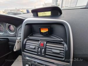 Pelēks Volvo XC60 2010 Tartu, ar dzinēja tilpumu 2.40 L un nobraukumu 246 tūkst. km par 9890 €, foto 20 vietnē AUTOMOTO.COM.LV