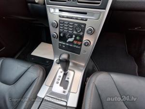 Pelēks Volvo XC60 2010 Tartu, ar dzinēja tilpumu 2.40 L un nobraukumu 246 tūkst. km par 9890 €, foto 22 vietnē AUTOMOTO.COM.LV
