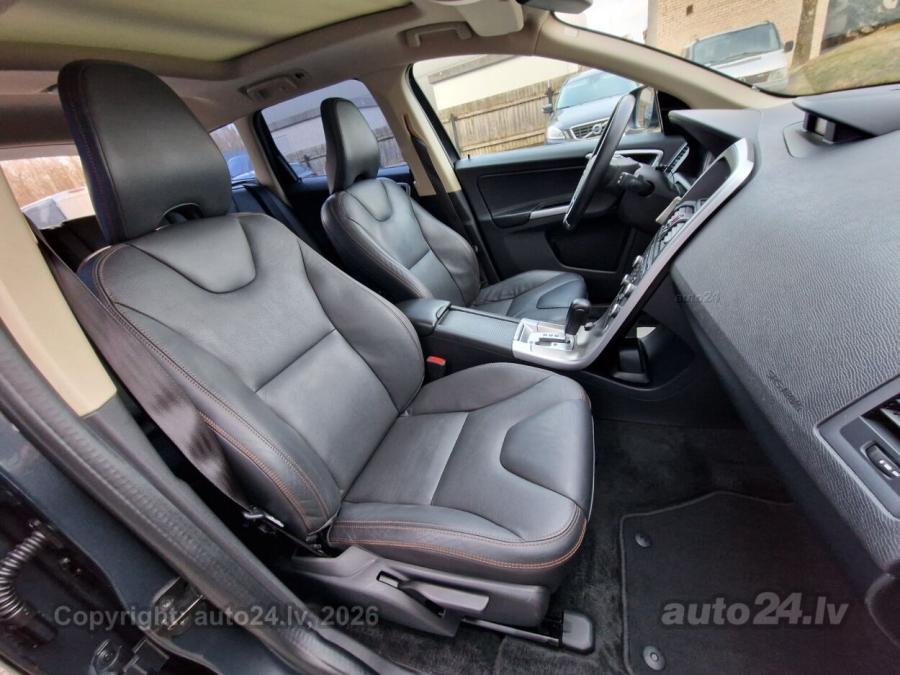 Pelēks Volvo XC60 2010 Tartu, ar dzinēja tilpumu 2.40 L un nobraukumu 246 tūkst. km par 9890 €, foto 23 vietnē AUTOMOTO.COM.LV