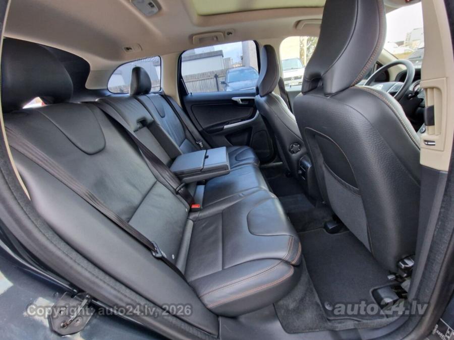 Pelēks Volvo XC60 2010 Tartu, ar dzinēja tilpumu 2.40 L un nobraukumu 246 tūkst. km par 9890 €, foto 25 vietnē AUTOMOTO.COM.LV