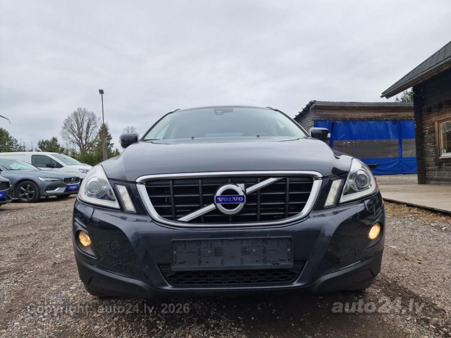Grey Volvo XC60 2010 in Tallinn, with an engine capacity of 2.40 L and mileage of 246 thousand km for 9490 €, photo 4 on AUTOMOTO.COM.LV