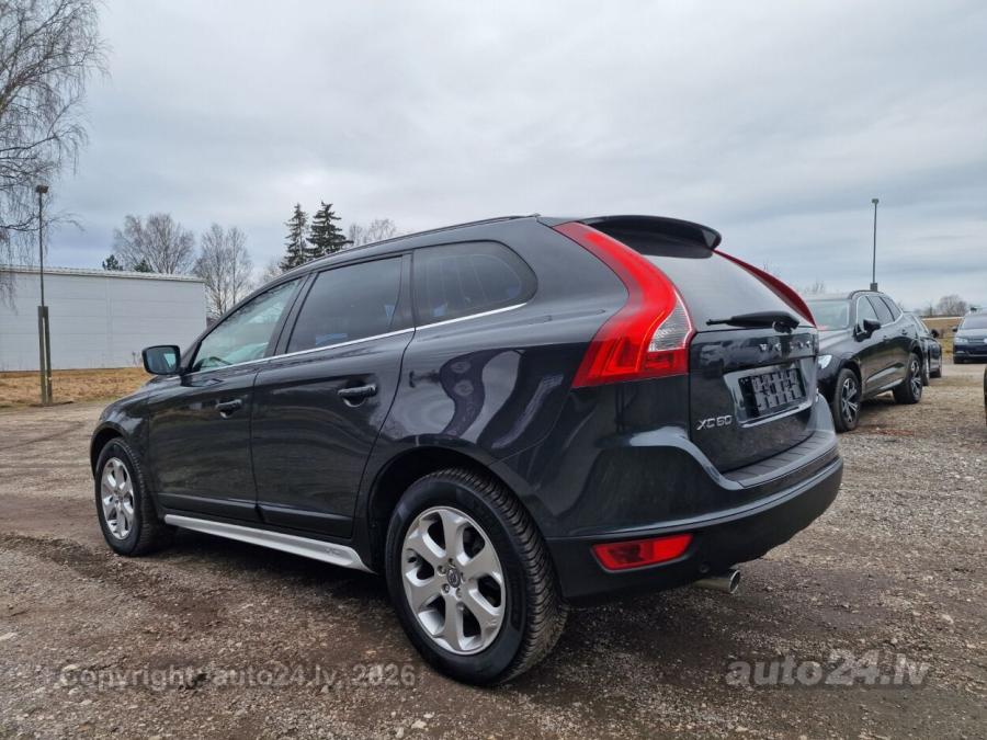 Grey Volvo XC60 2010 in Tallinn, with an engine capacity of 2.40 L and mileage of 246 thousand km for 9490 €, photo 6 on AUTOMOTO.COM.LV