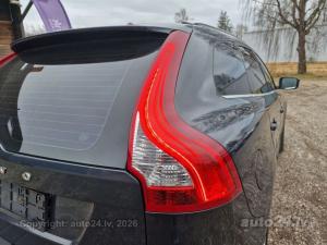 Grey Volvo XC60 2010 in Tallinn, with an engine capacity of 2.40 L and mileage of 246 thousand km for 9490 €, photo 8 on AUTOMOTO.COM.LV