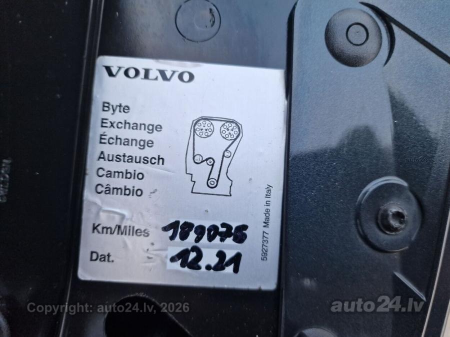 Grey Volvo XC60 2010 in Tallinn, with an engine capacity of 2.40 L and mileage of 246 thousand km for 9490 €, photo 12 on AUTOMOTO.COM.LV