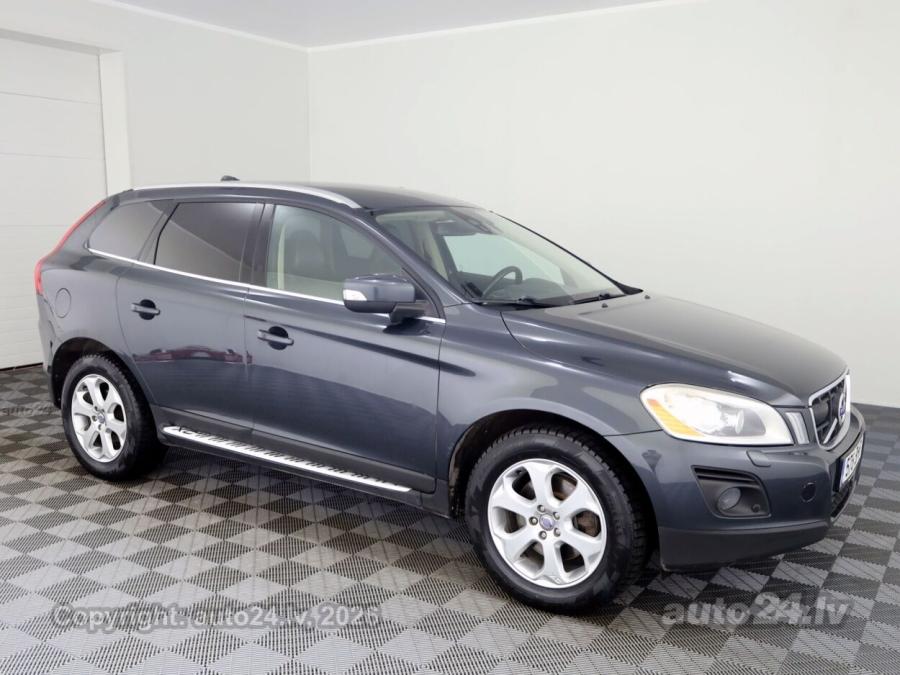 Pelēks Volvo XC60 2010 Tallina, ar dzinēja tilpumu 2.40 L un nobraukumu 255 tūkst. km par 5999 €, foto 1 vietnē AUTOMOTO.COM.LV