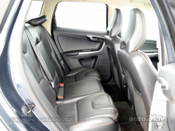 Pelēks Volvo XC60 2010 Tallina, ar dzinēja tilpumu 2.40 L un nobraukumu 255 tūkst. km par 5999 €, foto 7 vietnē AUTOMOTO.COM.LV
