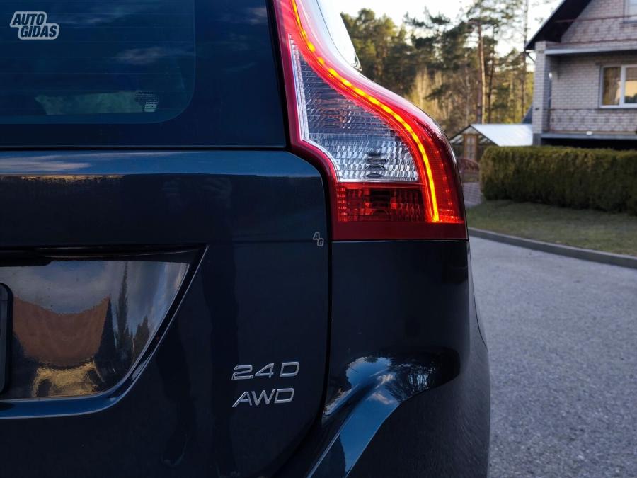 Pelēks Volvo XC60 2010 Anykščiai, ar dzinēja tilpumu 2.40 L un nobraukumu 320 tūkst. km par 6999 €, foto 6 vietnē AUTOMOTO.COM.LV