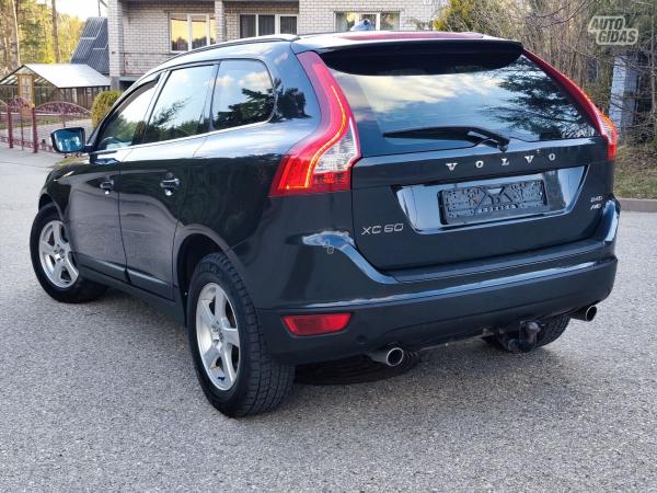 Pelēks Volvo XC60 2010 Anykščiai, ar dzinēja tilpumu 2.40 L un nobraukumu 320 tūkst. km par 6999 €, foto 4 vietnē AUTOMOTO.COM.LV