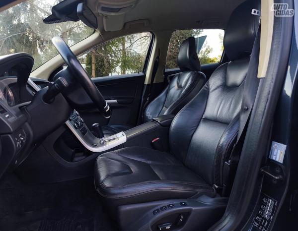 Pelēks Volvo XC60 2010 Anykščiai, ar dzinēja tilpumu 2.40 L un nobraukumu 320 tūkst. km par 6999 €, foto 9 vietnē AUTOMOTO.COM.LV