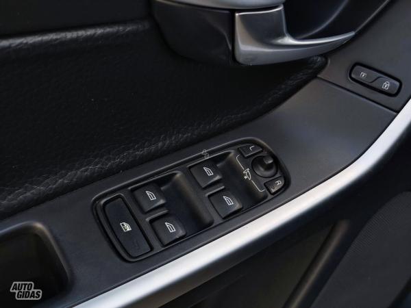 Pelēks Volvo XC60 2010 Anykščiai, ar dzinēja tilpumu 2.40 L un nobraukumu 320 tūkst. km par 6999 €, foto 10 vietnē AUTOMOTO.COM.LV