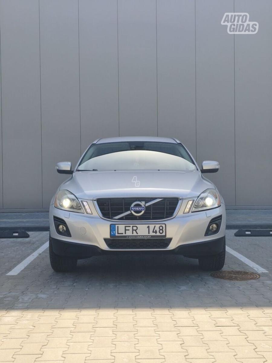 Pelēks Volvo XC60 2010 Viļņa, ar dzinēja tilpumu 2.40 L un nobraukumu 313 tūkst. km par 6500 €, foto 3 vietnē AUTOMOTO.COM.LV