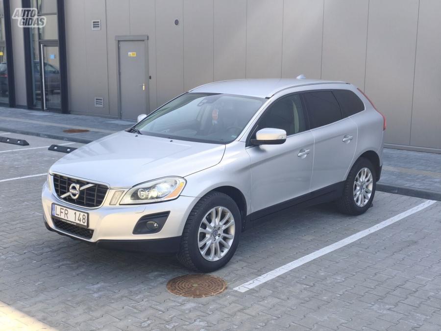 Pelēks Volvo XC60 2010 Viļņa, ar dzinēja tilpumu 2.40 L un nobraukumu 313 tūkst. km par 6500 €, foto 4 vietnē AUTOMOTO.COM.LV