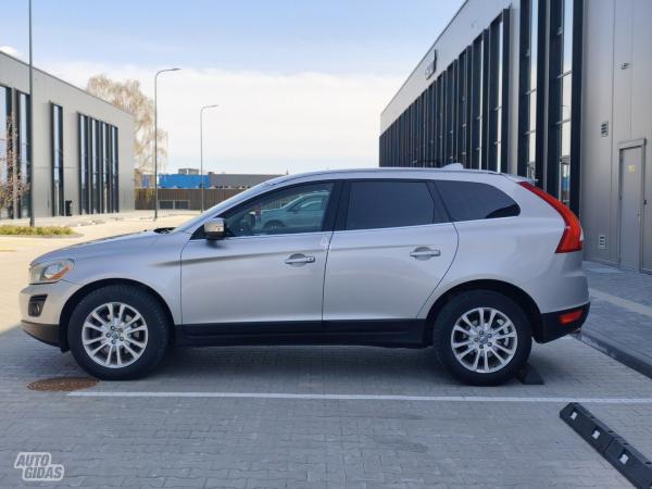 Grey Volvo XC60 2010 in Vilnius, with an engine capacity of 2.40 L and mileage of 313 thousand km for 6500 €, photo 4 on AUTOMOTO.COM.LV