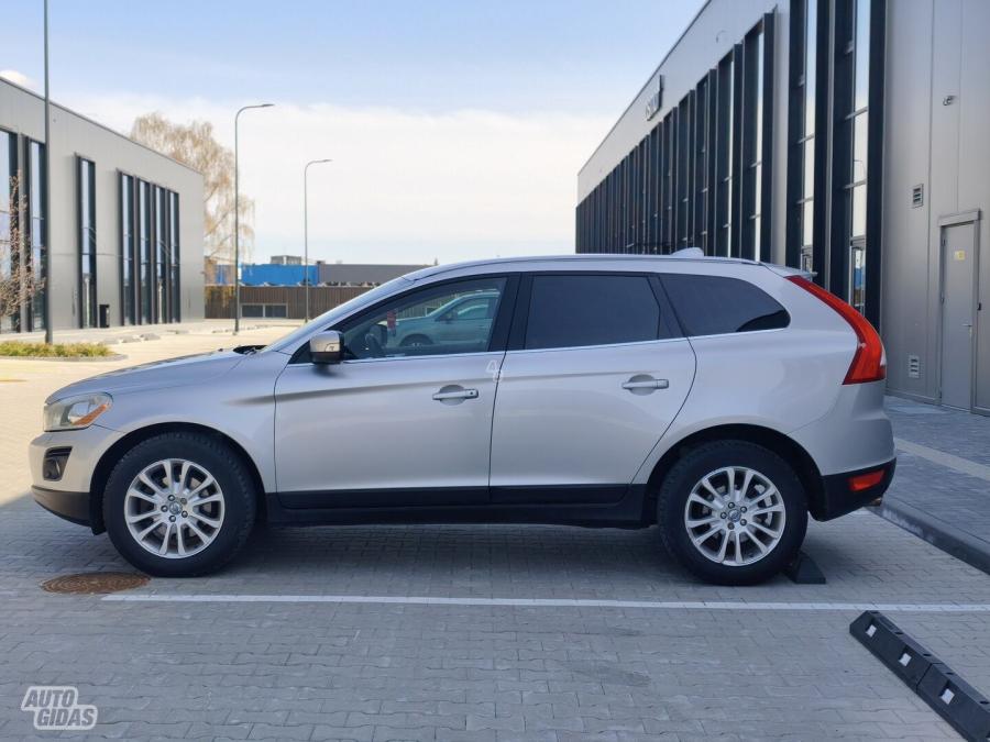 Pelēks Volvo XC60 2010 Viļņa, ar dzinēja tilpumu 2.40 L un nobraukumu 313 tūkst. km par 6500 €, foto 5 vietnē AUTOMOTO.COM.LV
