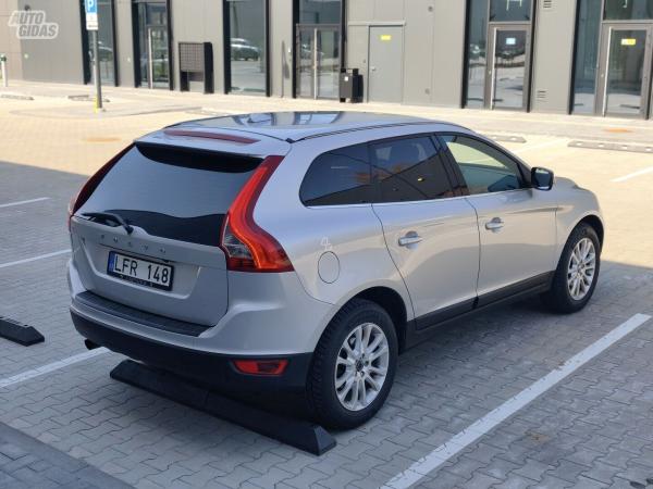Grey Volvo XC60 2010 in Vilnius, with an engine capacity of 2.40 L and mileage of 313 thousand km for 6500 €, photo 6 on AUTOMOTO.COM.LV