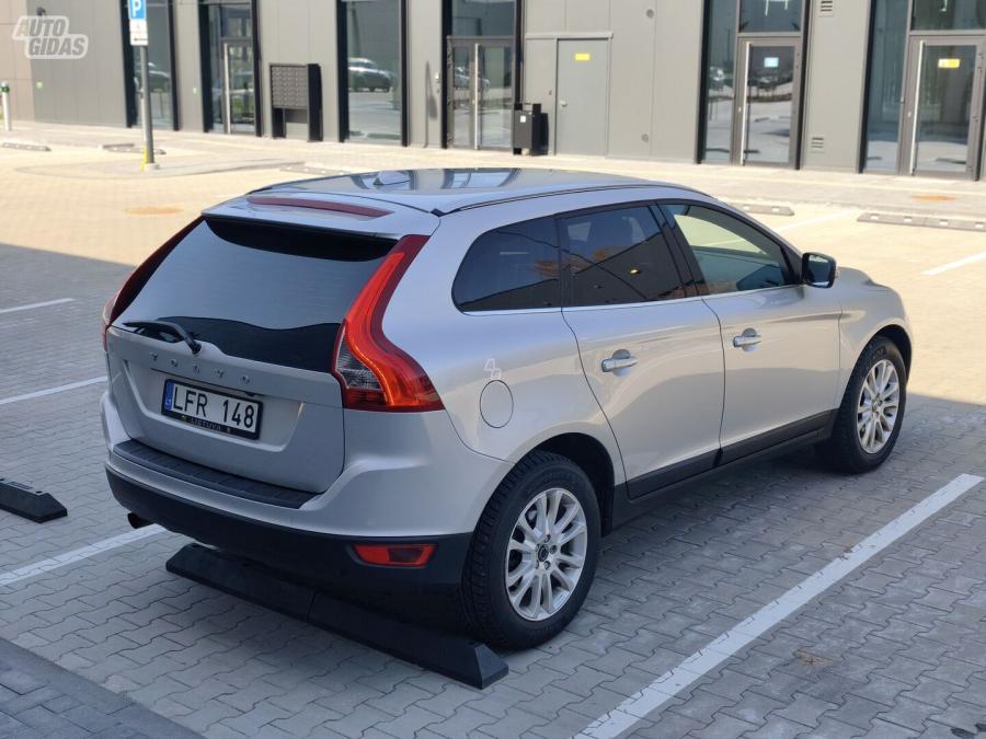 Pelēks Volvo XC60 2010 Viļņa, ar dzinēja tilpumu 2.40 L un nobraukumu 313 tūkst. km par 6500 €, foto 7 vietnē AUTOMOTO.COM.LV