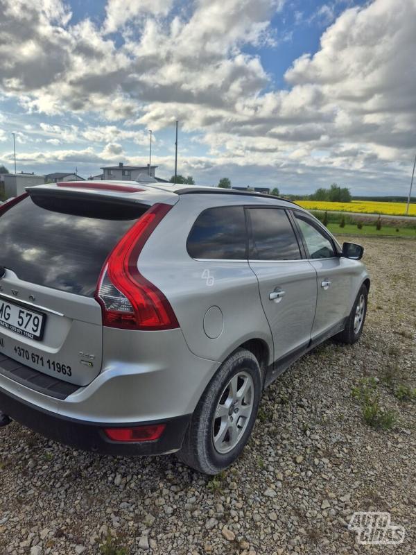 Grey Volvo XC60 2010 in Panevezys, with an engine capacity of 2.40 L and mileage of 347 thousand km for 6500 €, photo 2 on AUTOMOTO.COM.LV