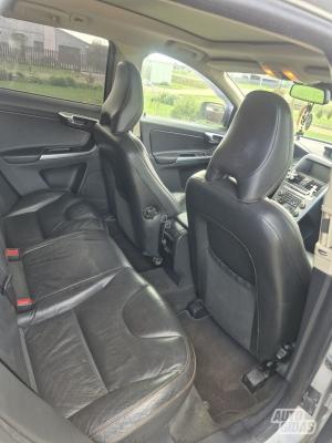 Pelēks Volvo XC60 2010 Panevēža, ar dzinēja tilpumu 2.40 L un nobraukumu 347 tūkst. km par 6500 €, foto 10 vietnē AUTOMOTO.COM.LV