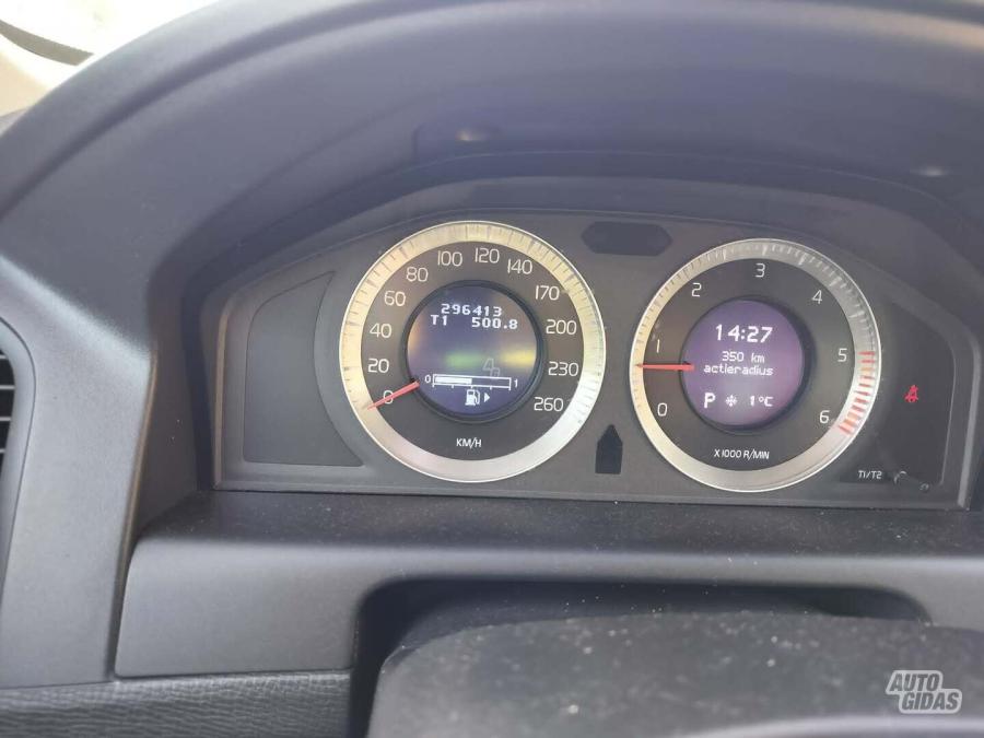 Pelēks Volvo XC60 2010 Kauņa, ar dzinēja tilpumu 2.40 L un nobraukumu 297 tūkst. km par 6500 €, foto 12 vietnē AUTOMOTO.COM.LV