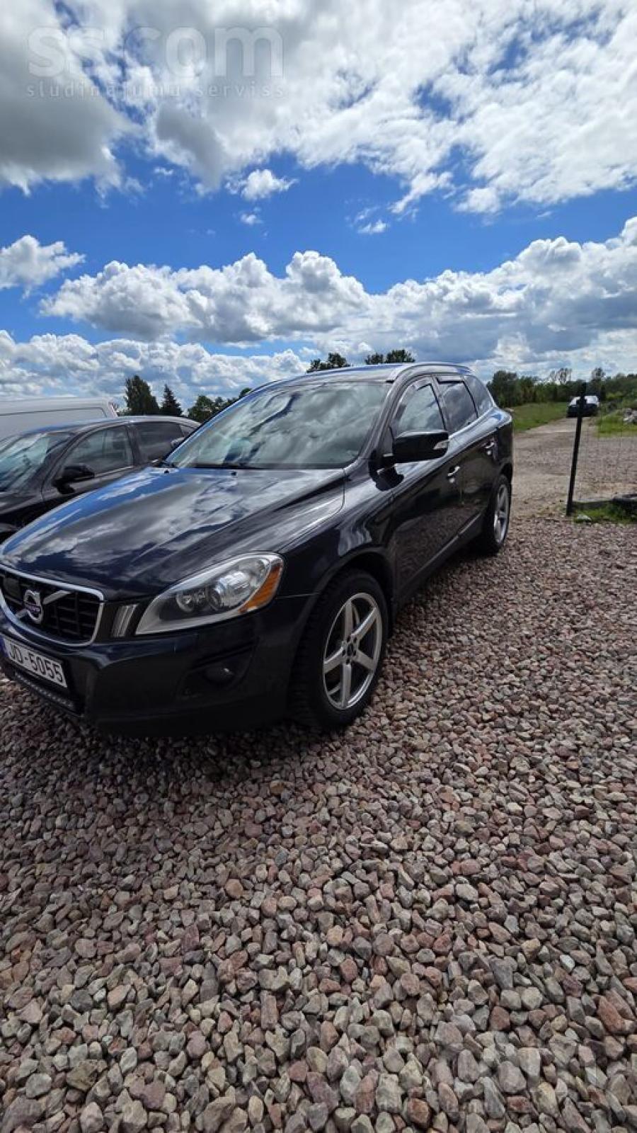 Pelēks Volvo XC60 2010 Bauska, ar dzinēja tilpumu 2.40 L un nobraukumu 437 tūkst. km par 6200 €, foto 1 vietnē AUTOMOTO.COM.LV