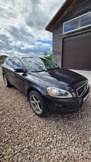 Pelēks Volvo XC60 2010 Bauska, ar dzinēja tilpumu 2.40 L un nobraukumu 437 tūkst. km par 6200 €, foto 4 vietnē AUTOMOTO.COM.LV
