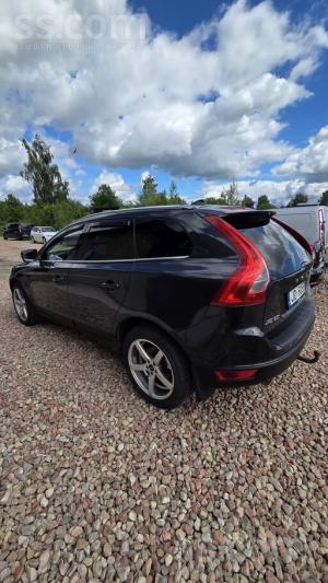 Pelēks Volvo XC60 2010 Bauska, ar dzinēja tilpumu 2.40 L un nobraukumu 437 tūkst. km par 6200 €, foto 5 vietnē AUTOMOTO.COM.LV