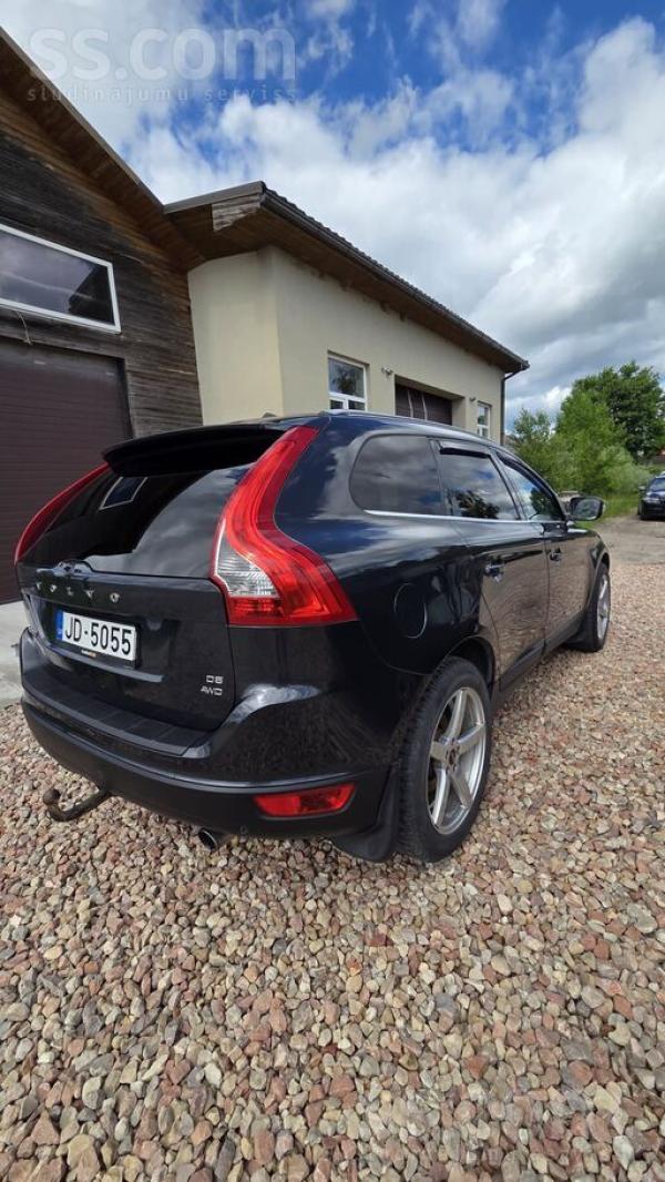 Grey Volvo XC60 2010 in Bauska, with an engine capacity of 2.40 L and mileage of 437 thousand km for 6200 €, photo 5 on AUTOMOTO.COM.LV