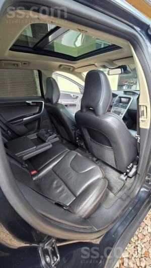 Pelēks Volvo XC60 2010 Bauska, ar dzinēja tilpumu 2.40 L un nobraukumu 437 tūkst. km par 6200 €, foto 10 vietnē AUTOMOTO.COM.LV
