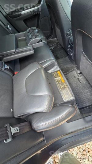 Pelēks Volvo XC60 2010 Bauska, ar dzinēja tilpumu 2.40 L un nobraukumu 437 tūkst. km par 6200 €, foto 11 vietnē AUTOMOTO.COM.LV
