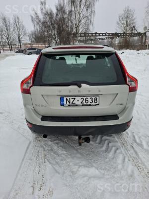 Grey Volvo XC60 2010 in Jelgava, with an engine capacity of 2.00 L and mileage of 366 thousand km for 8300 €, photo  on AUTOMOTO.COM.LV
