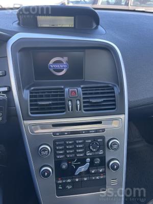Grey Volvo XC60 2010 in Valmiera, with an engine capacity of 2.40 L and mileage of 0 thousand km for 9800 €, photo 9 on AUTOMOTO.COM.LV