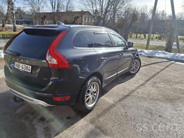 Pelēks Volvo XC60 2010 Valmiera, ar dzinēja tilpumu 2.40 L un nobraukumu 364 tūkst. km par 7000 €, foto 4 vietnē AUTOMOTO.COM.LV