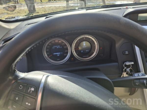 Pelēks Volvo XC60 2010 Valmiera, ar dzinēja tilpumu 2.40 L un nobraukumu 364 tūkst. km par 7000 €, foto 7 vietnē AUTOMOTO.COM.LV