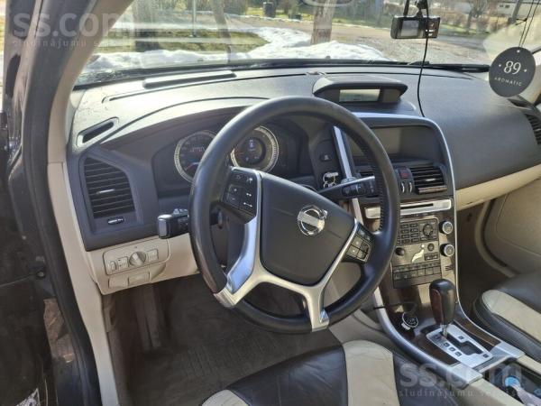 Pelēks Volvo XC60 2010 Valmiera, ar dzinēja tilpumu 2.40 L un nobraukumu 364 tūkst. km par 7000 €, foto 8 vietnē AUTOMOTO.COM.LV