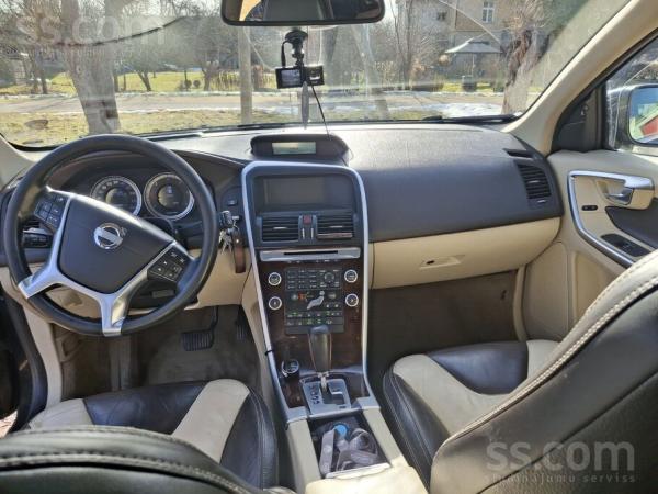 Pelēks Volvo XC60 2010 Valmiera, ar dzinēja tilpumu 2.40 L un nobraukumu 364 tūkst. km par 7000 €, foto 6 vietnē AUTOMOTO.COM.LV