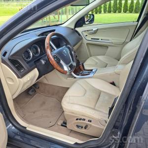 Pelēks Volvo XC60 2010 Rēzekne, ar dzinēja tilpumu 2.40 L un nobraukumu 0 tūkst. km par 6850 €, foto 12 vietnē AUTOMOTO.COM.LV