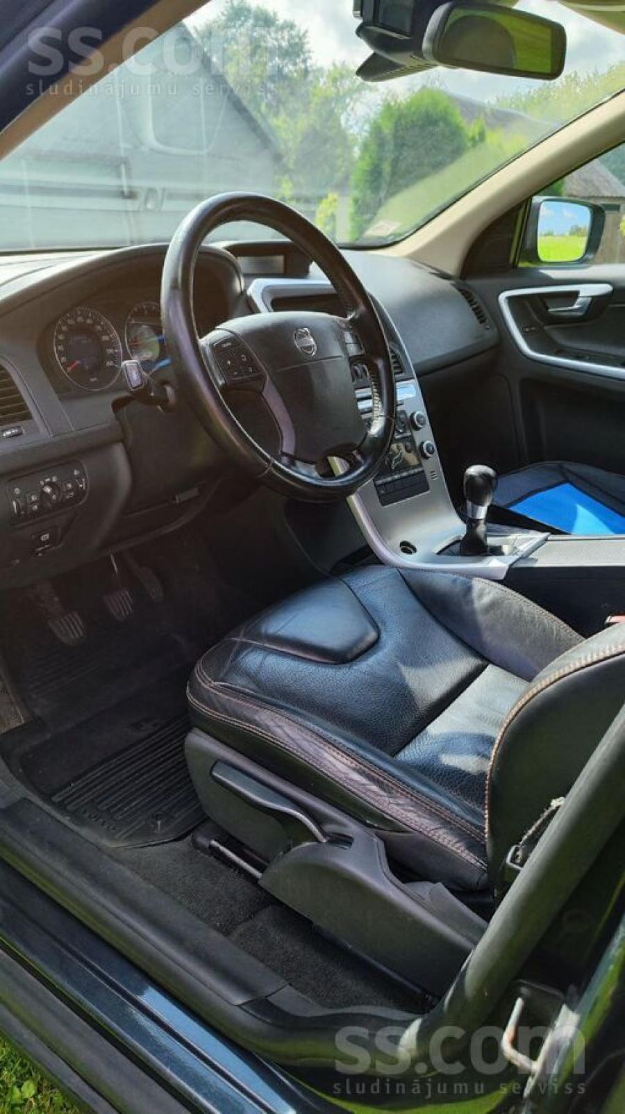 Pelēks Volvo XC60 2010 Ventspils, ar dzinēja tilpumu 2.40 L un nobraukumu 378 tūkst. km par 6000 €, foto 4 vietnē AUTOMOTO.COM.LV