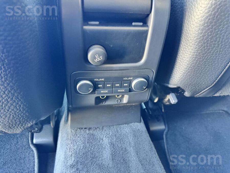 Grey Volvo XC60 2010 in Riga, with an engine capacity of 2.40 L and mileage of 346 thousand km for 7800 €, photo 14 on AUTOMOTO.COM.LV