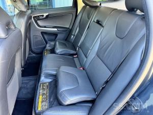 Grey Volvo XC60 2010 in Riga, with an engine capacity of 2.40 L and mileage of 346 thousand km for 7800 €, photo 15 on AUTOMOTO.COM.LV