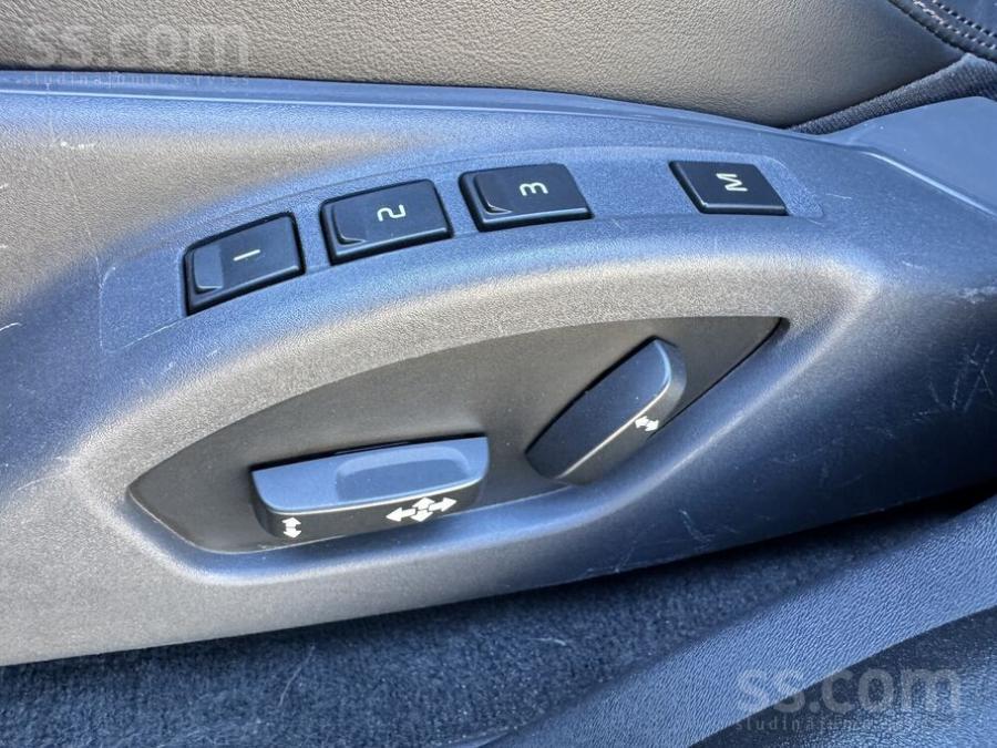 Grey Volvo XC60 2010 in Riga, with an engine capacity of 2.40 L and mileage of 346 thousand km for 7800 €, photo 17 on AUTOMOTO.COM.LV